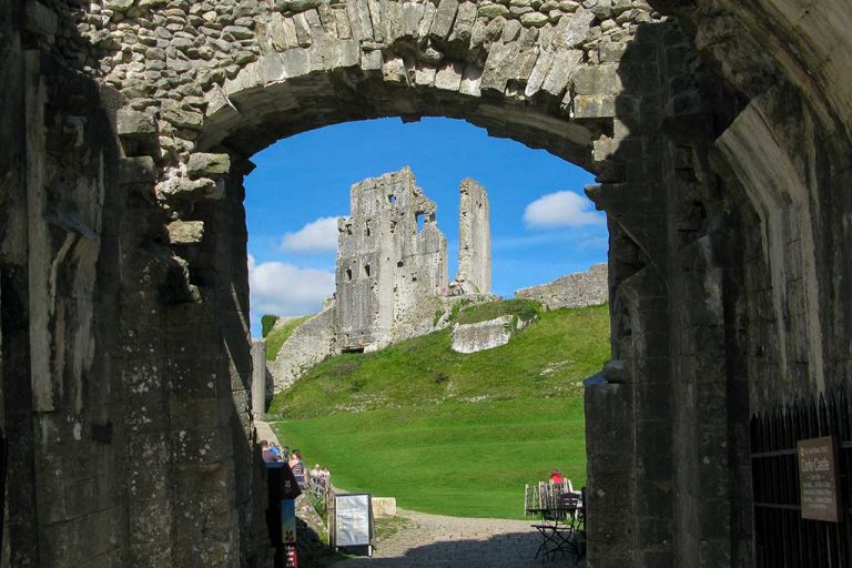 Corfe Castle - Visitor Information, Quick History & Photos | Dorset Guide