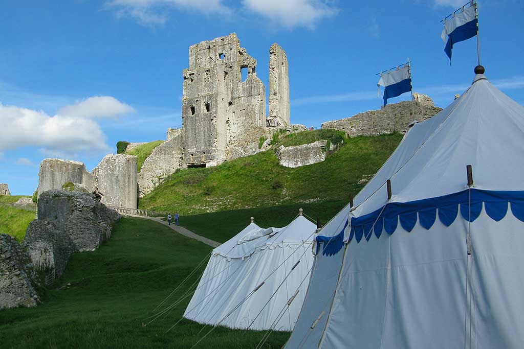 Corfe Castle - Visitor Information, Quick History & Photos | Dorset Guide