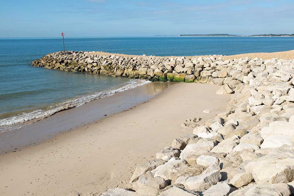 Highcliffe Beach Dorset - Visitor Information & Photos | Dorset Guide